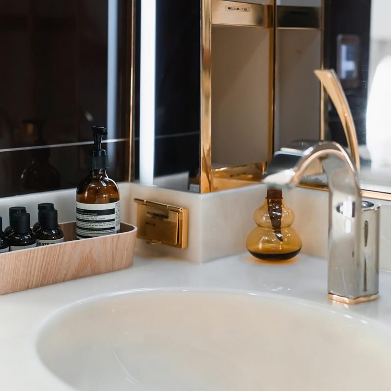 rjy-royal-jet-1 - royaljetgroup.com